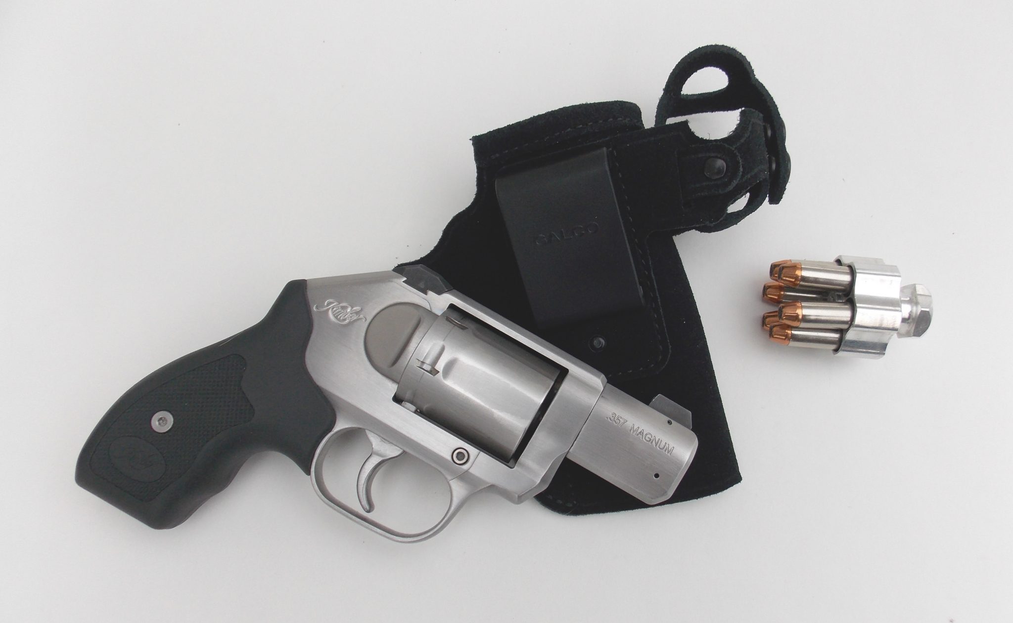 How To Speedload A Revolver - GAT Daily (Guns Ammo Tactical)