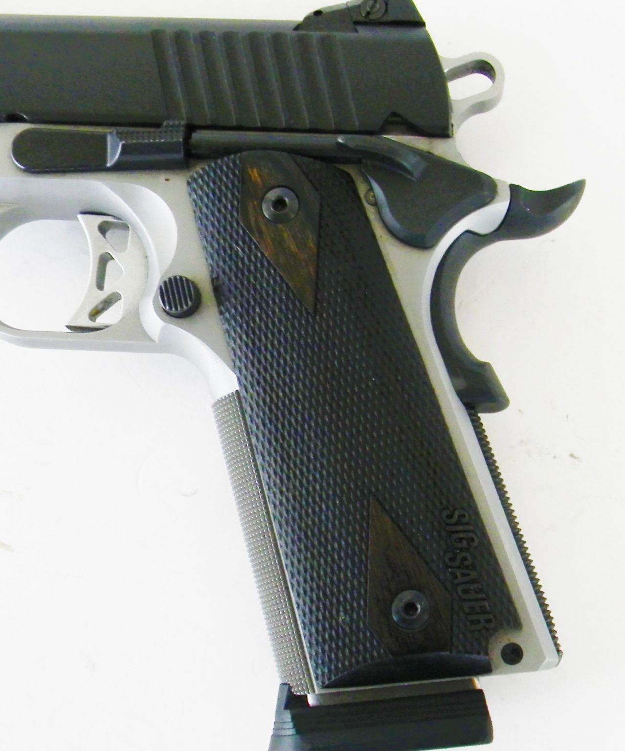 SIG Traditional Reverse Two Tone 1911 - GAT Daily (Guns Ammo Tactical)