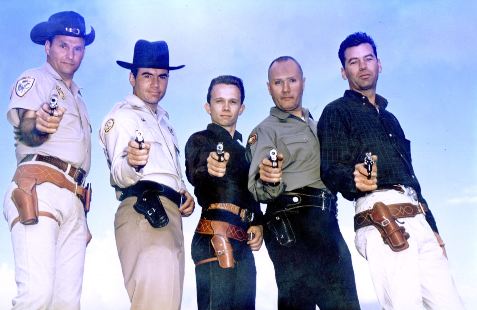 The Weaver Stance in 2025 - GAT Daily (Guns Ammo Tactical)