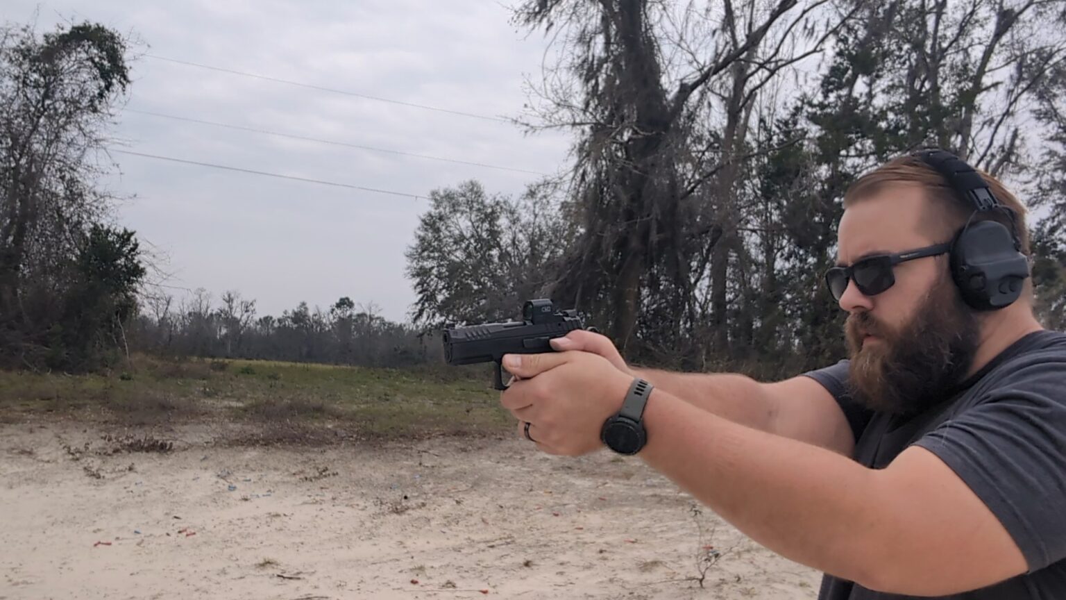 The Weaver Stance in 2025 - GAT Daily (Guns Ammo Tactical)