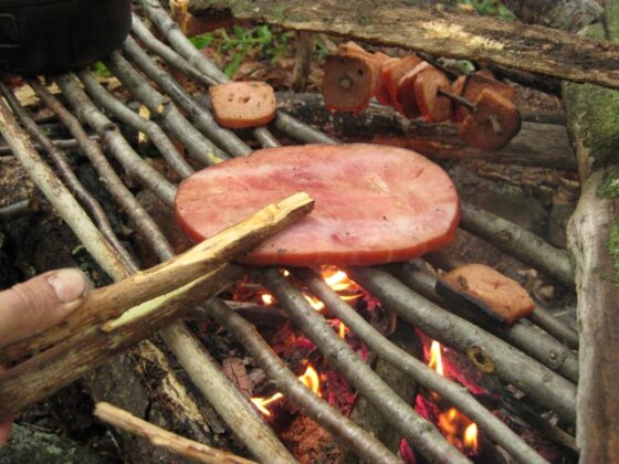 DIY-Hand and Swamp Grills for the Backyard or Camp