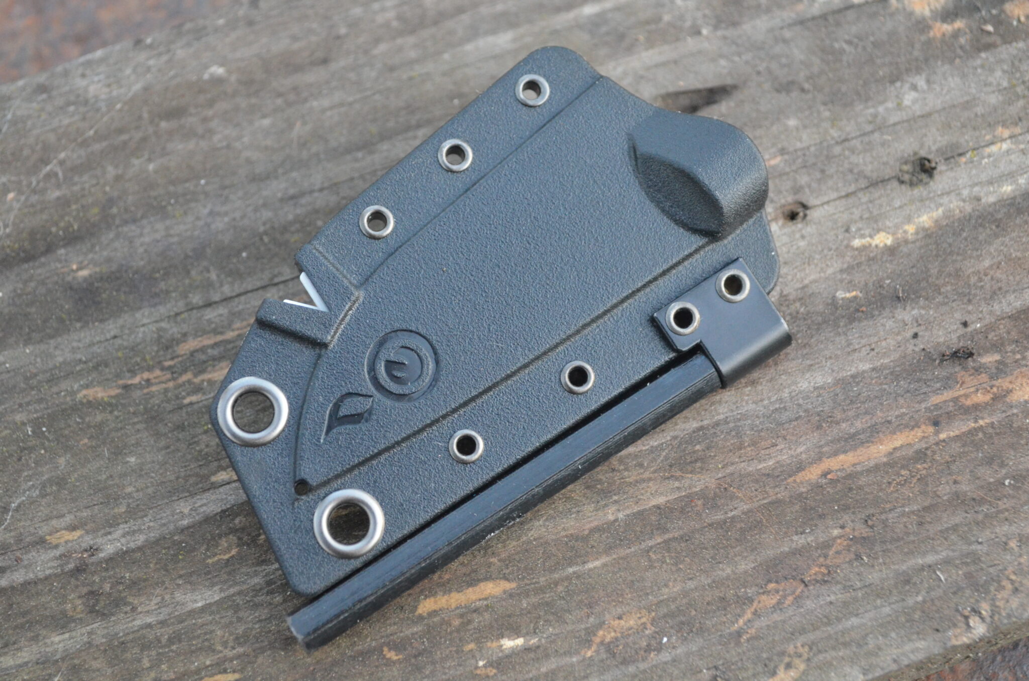 Outdoor Element's Scout Feather and Fiber Light Brings the Heat