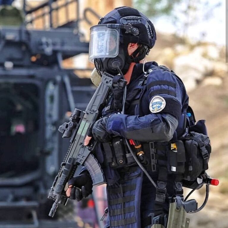 The Unusual Firearms of French Police Forces - GAT Daily (Guns Ammo ...